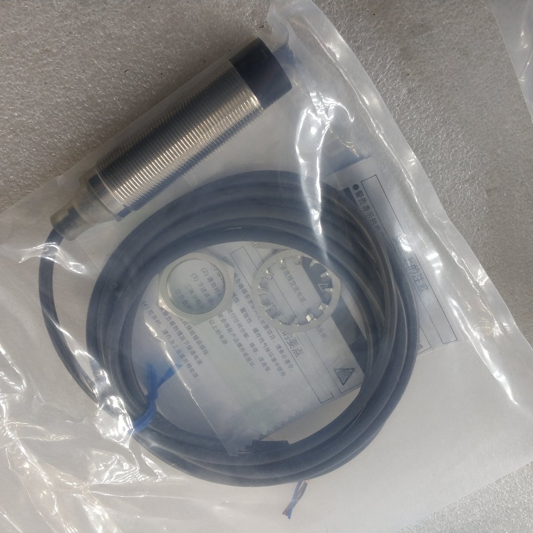 Proximity Switch E2B-M18LN16-WZ-B1 B2 C1 C2