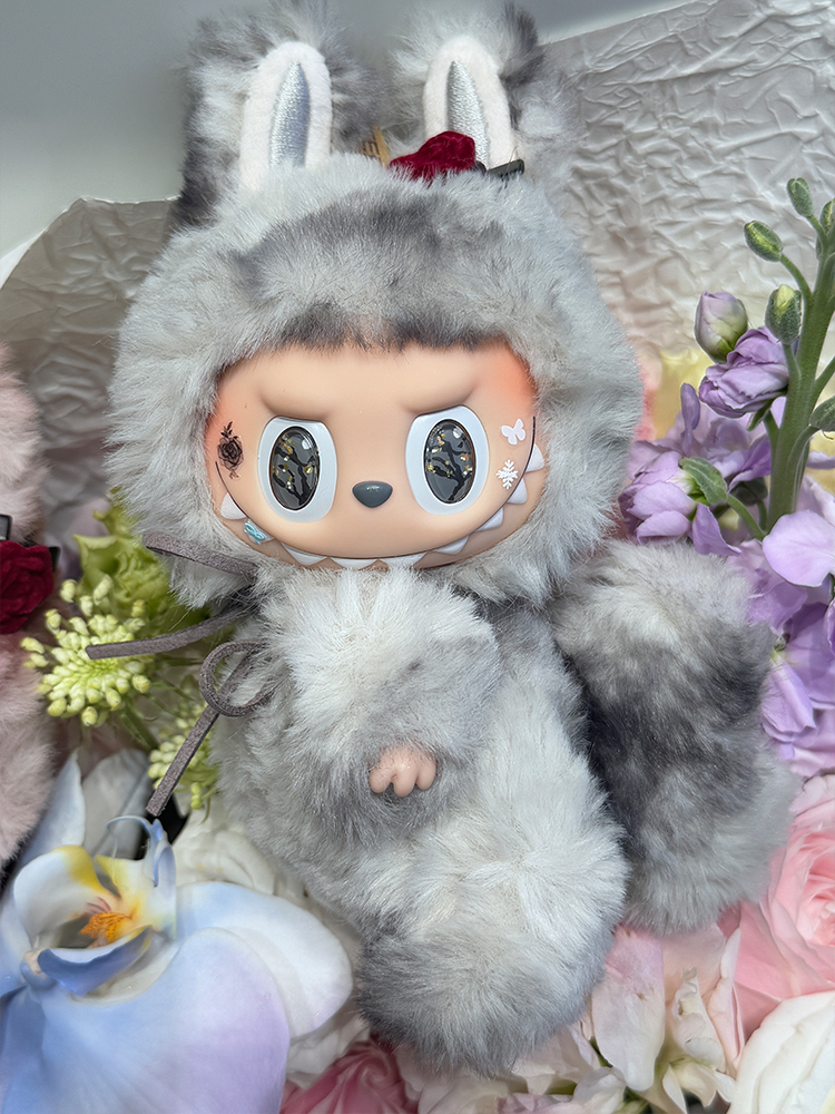 Custom Labubu - the Grey