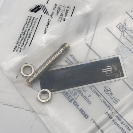 Proximity Switch IE5390 Plug-in PNP Normally Open Inductive Sensor