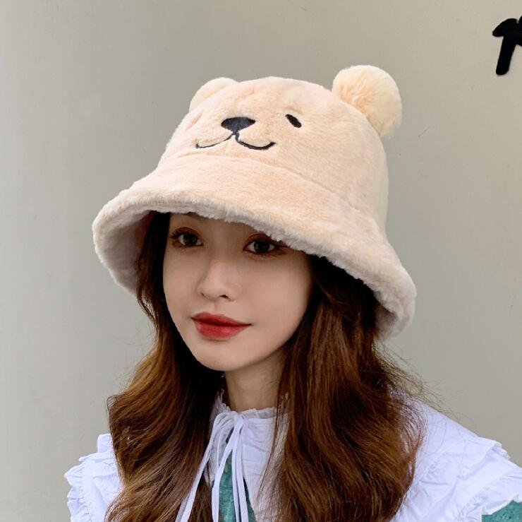 PLUSH KUMA BUCKET HAT