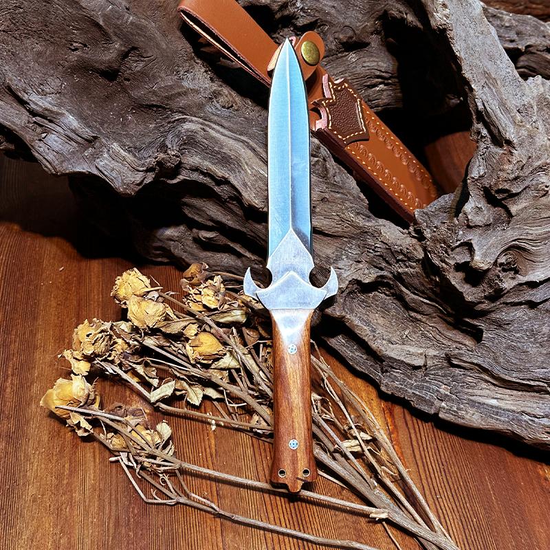 Outdoor one-piece double-edged short sword