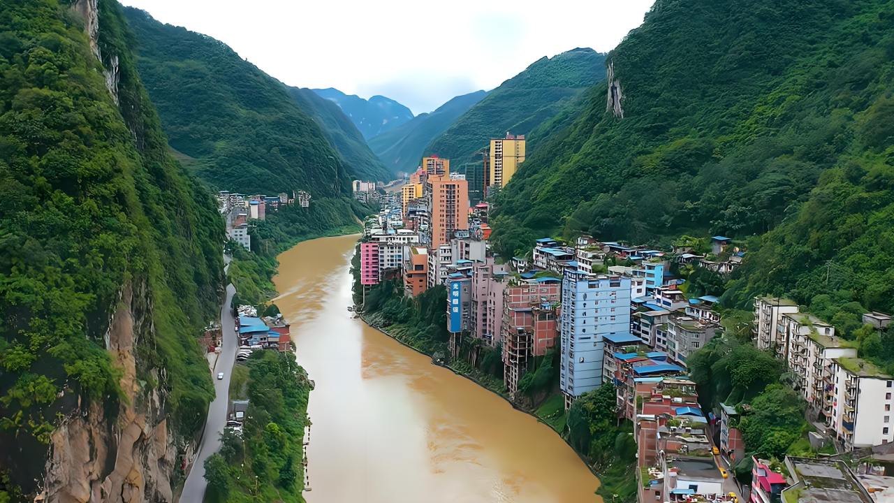 Yanjin County, Yunnan: China's Spectacular River Canyon