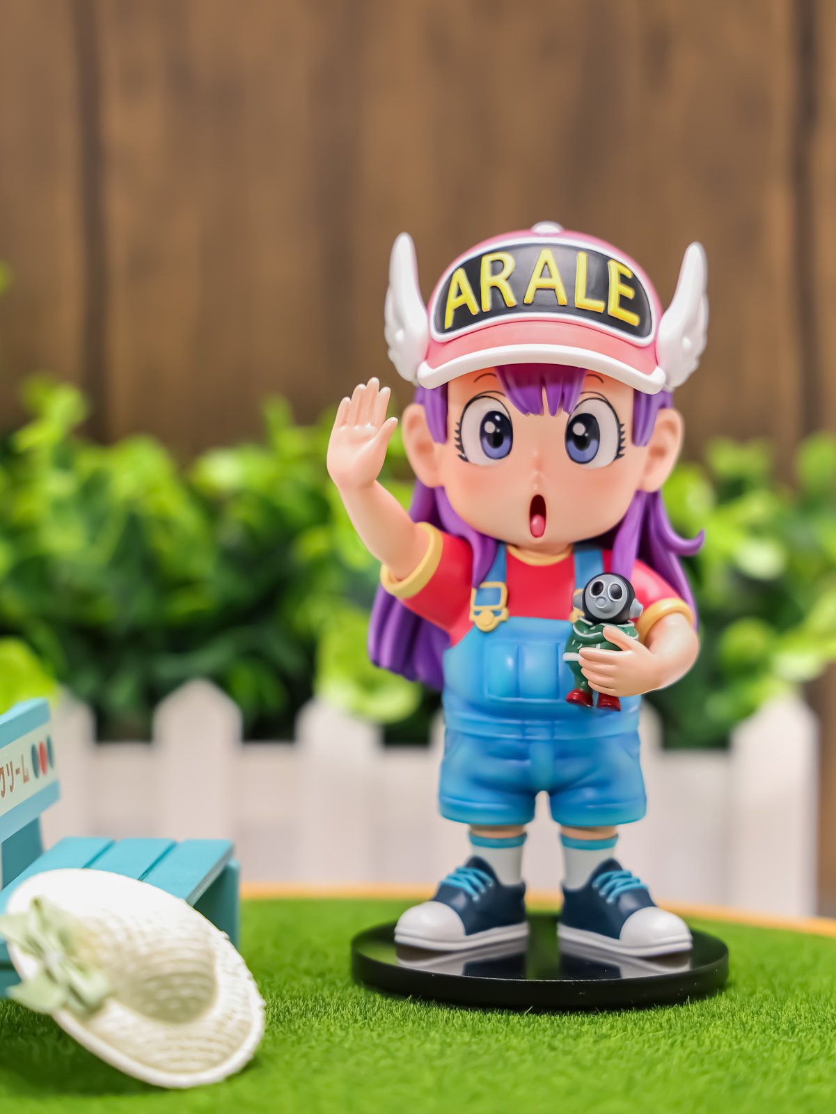 Goodbye My Friend Arare/ Alare - Dr. Slump Resin Statue - KuWan Play Studio