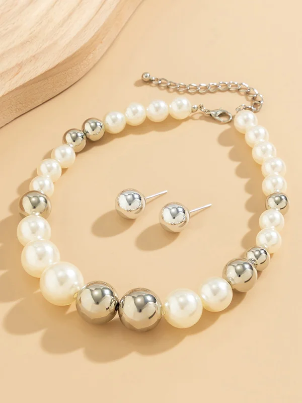 Elegant Beaded Contrast Color Necklace and Earrings Set