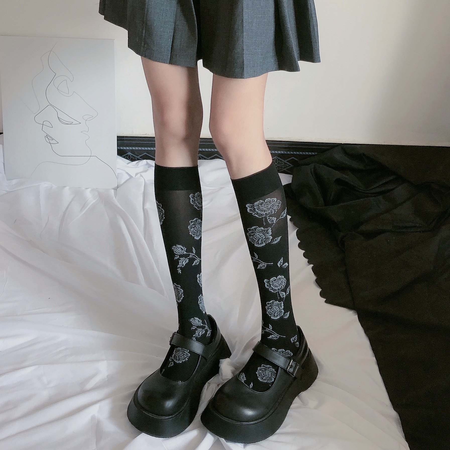 Y2K ROSES CALF SOCKS