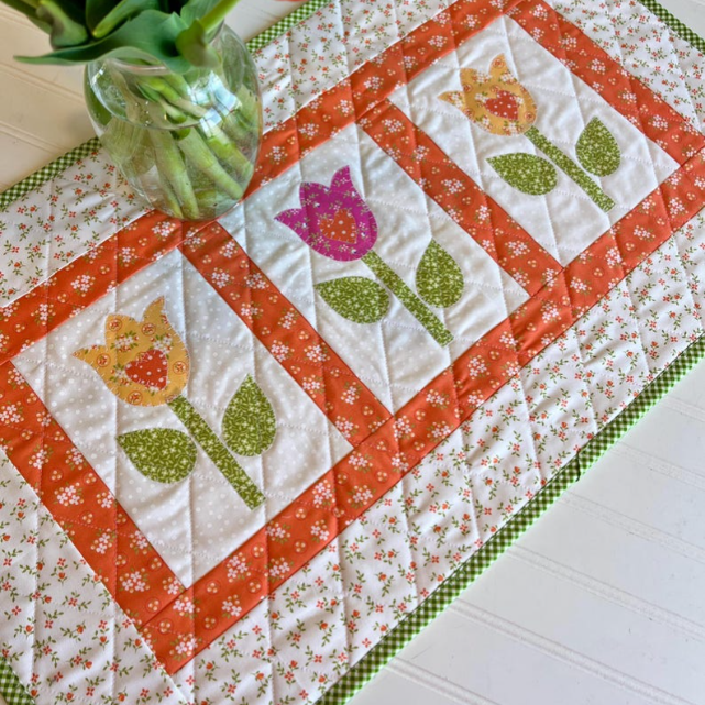 Tulip Garden Quilted Table Runner And Pillow Template-with instruction