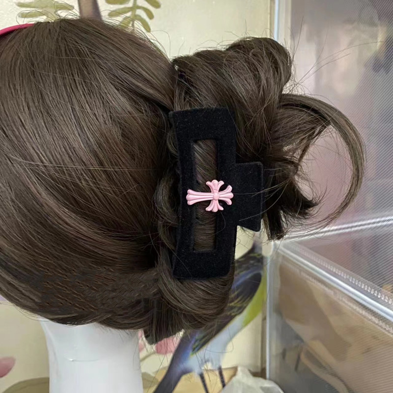 Y2K CROSS HAIR CLAW