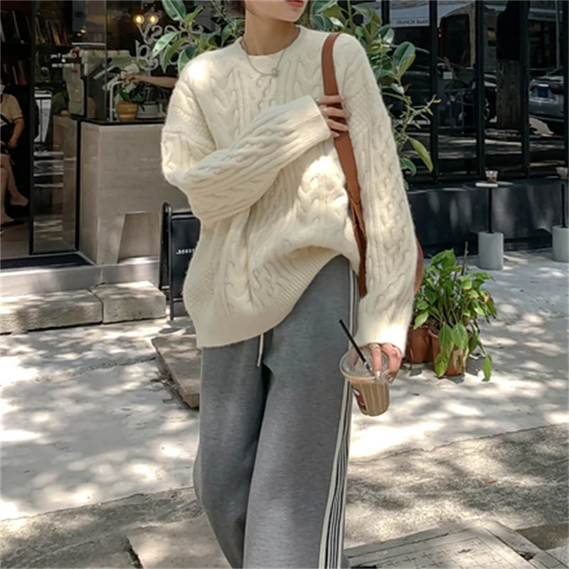 Solid Color Cable Knit Pullover Sweater