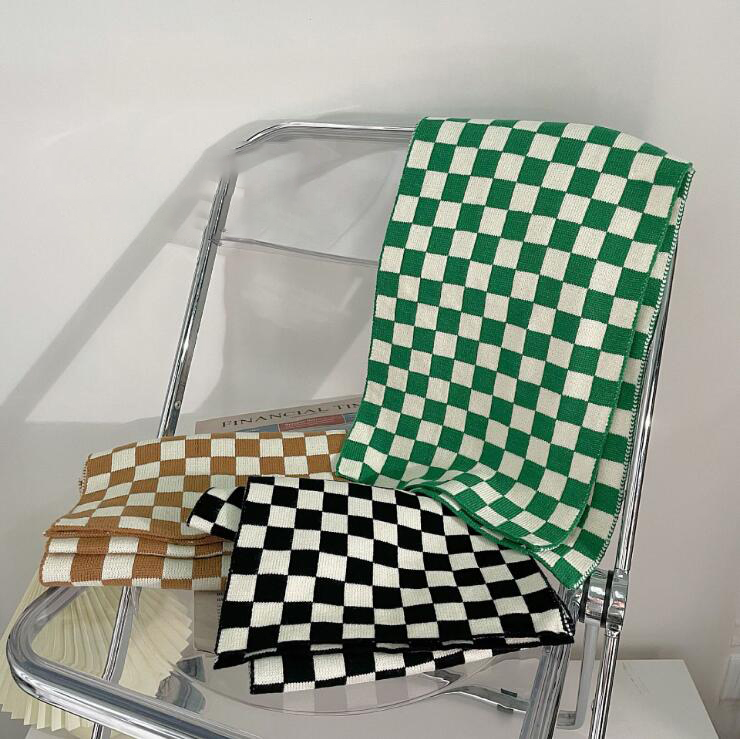 CHECKERBOARD SCARF