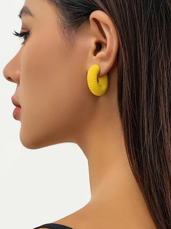 Symmetric Sophistication: Geometric Solid Color Ear Clips - Accessories