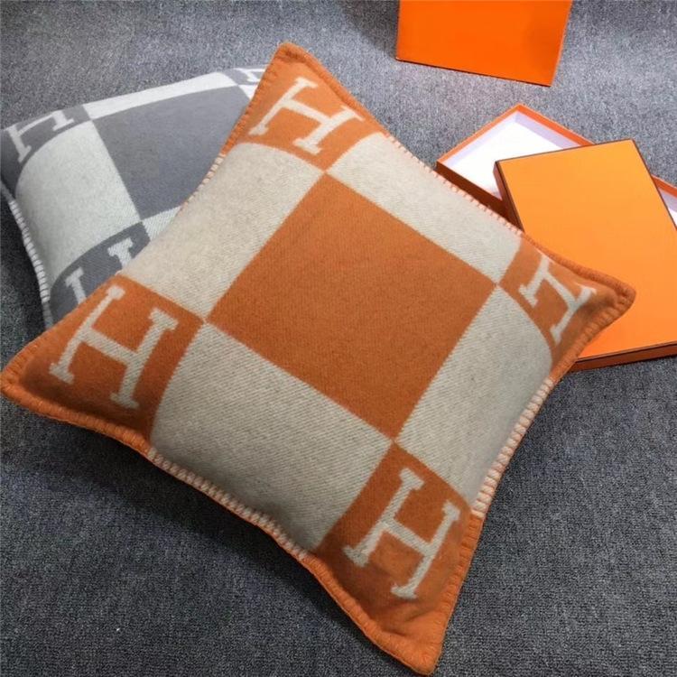 Luxury H letter Pillow Cover