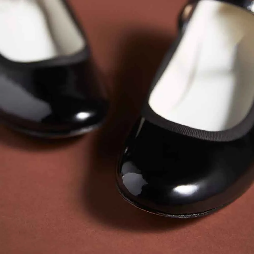Black Patent Leather Round Toe Chunky Heel Mary Jane Pumps