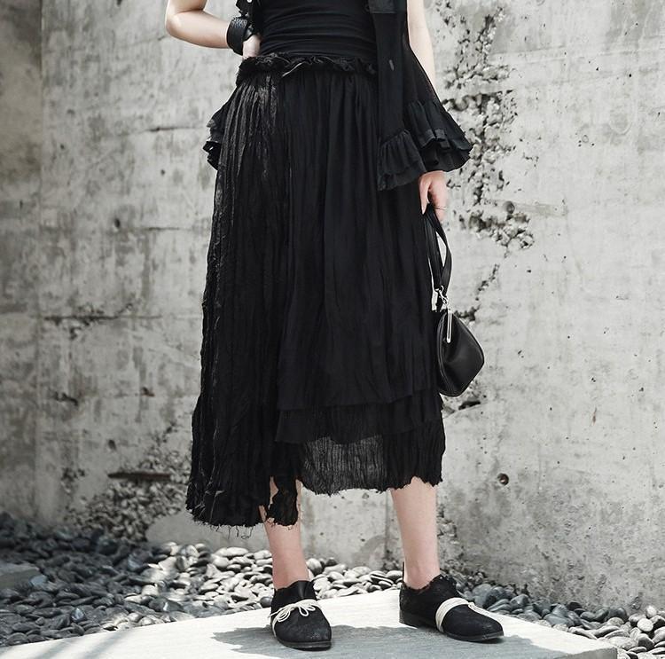 Natural Black Folds Hem Pleated Skirt