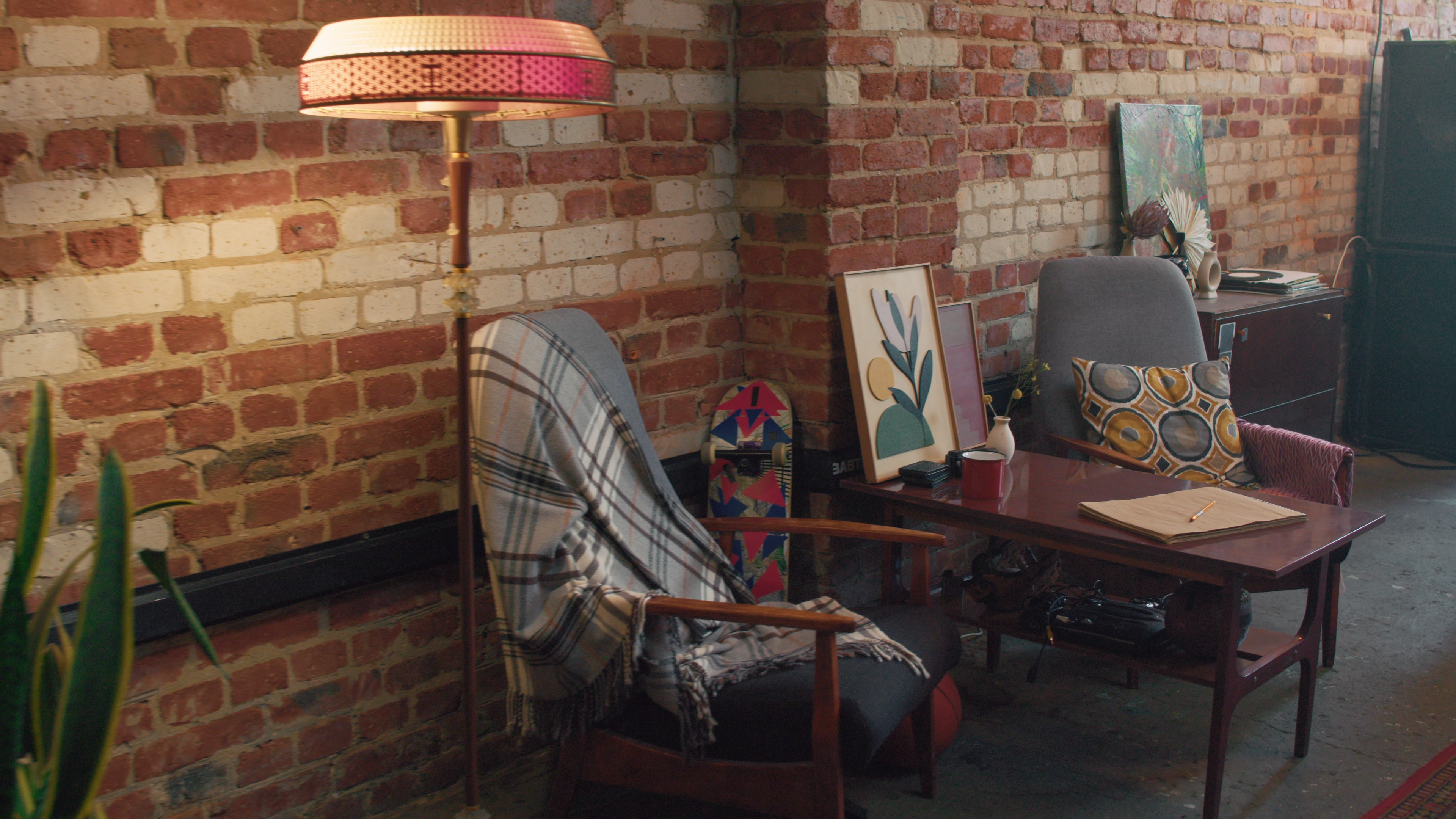 The Ultimate Guide to Floor Lamps: Sizes, Buying Tips, Installation & More