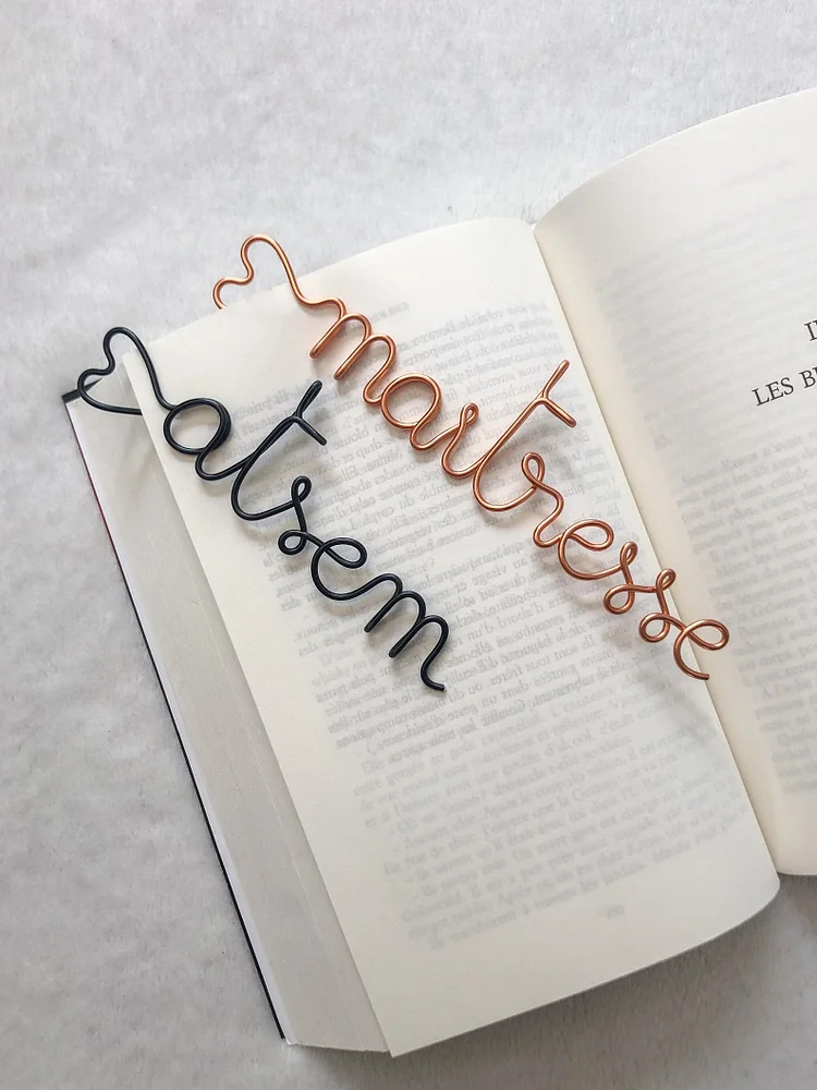 Personalized aluminum wire bookmark with heart