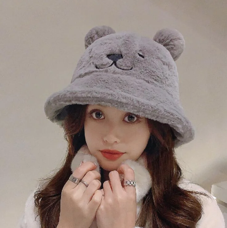 PLUSH KUMA BUCKET HAT