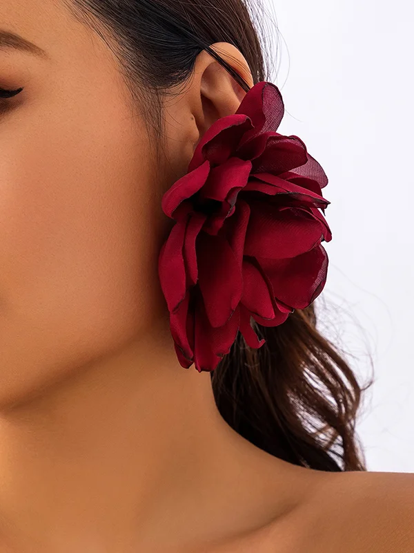 Floral Elegance: Three-Dimensional Solid Color Flower Drop Earrings