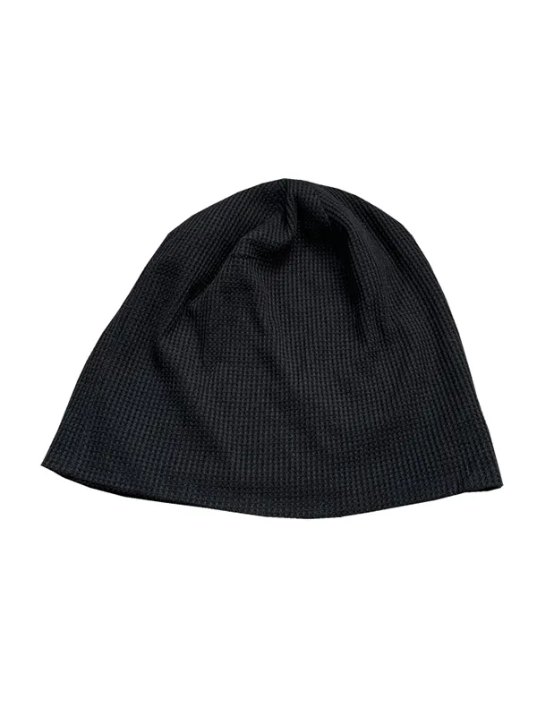 Simple Normcore Knitted Hat for a Classic Look