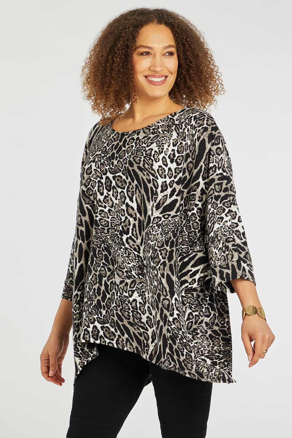 Stella Morgan - Long Sleeve Hanky Hem Animal Print Blouse