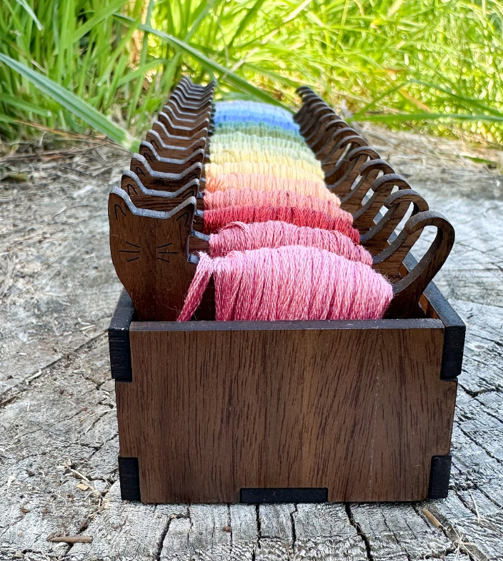 Wooden Cat Bobbin Set