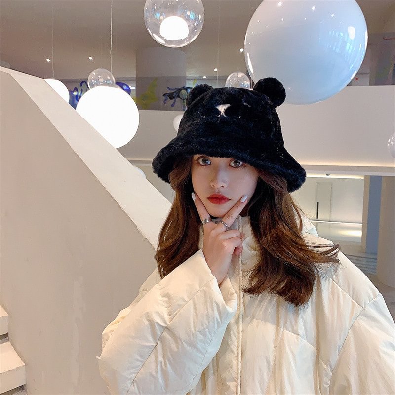 PLUSH KUMA BUCKET HAT