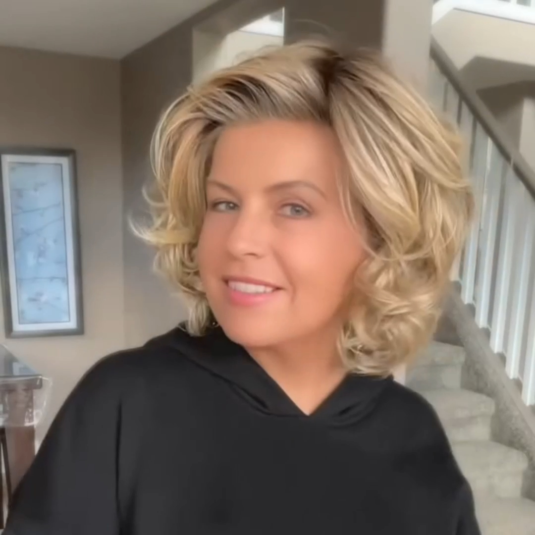 Fluffy Blonde Human Hair Wig – Short Cut, Glueless & Voluminous