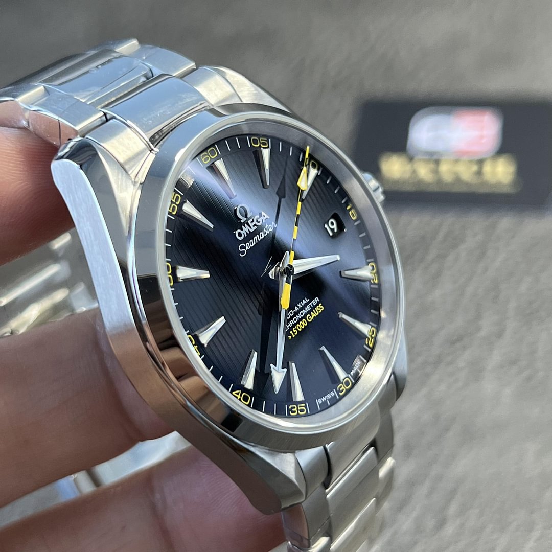 Omega Seamaster Aqua Terra 150M Co‑Axial Master Chronometer Bumblebee ...