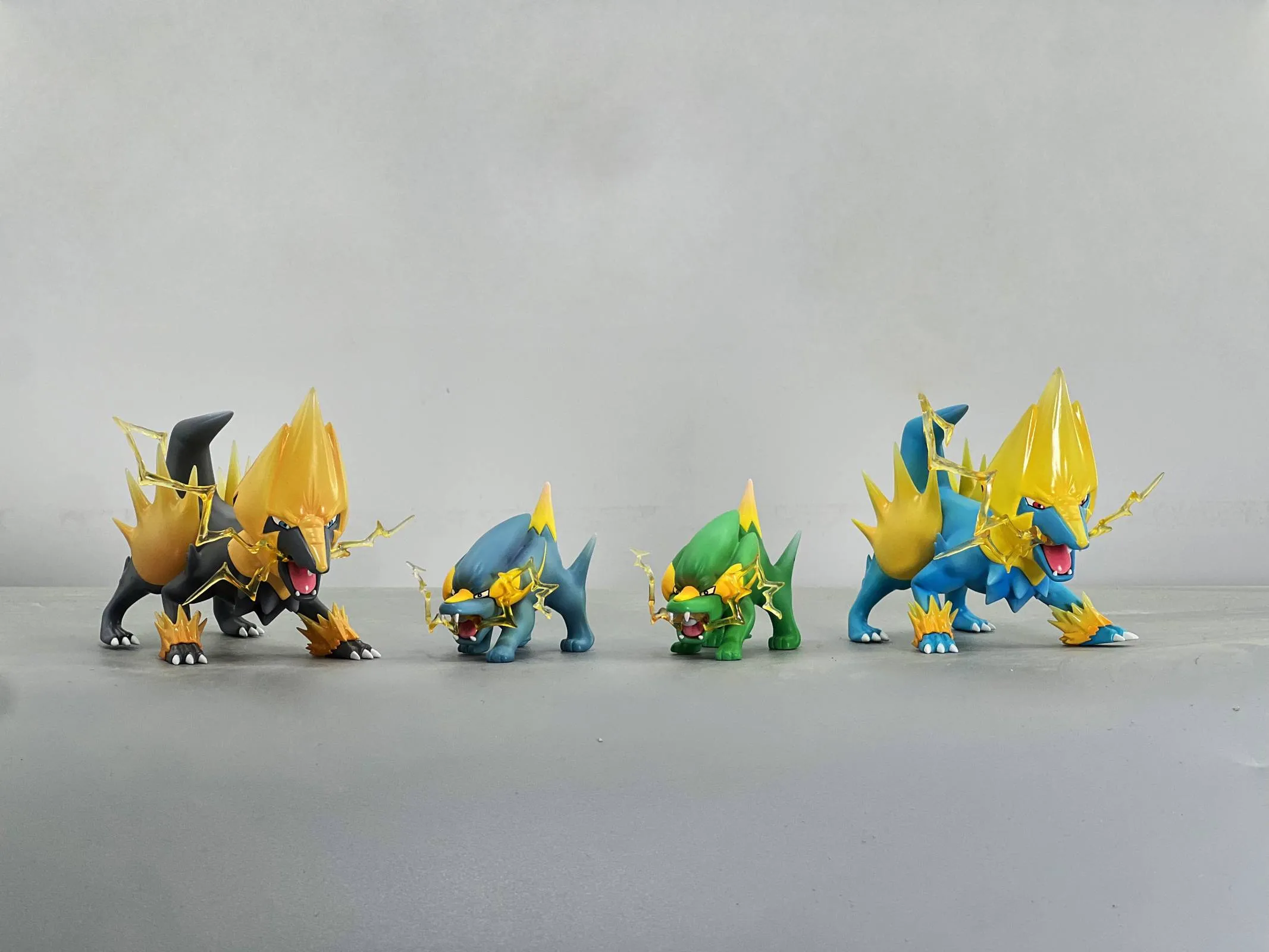 1/20 Scale World Zukan Evolution of Electrike Set - Pokemon Resin ...