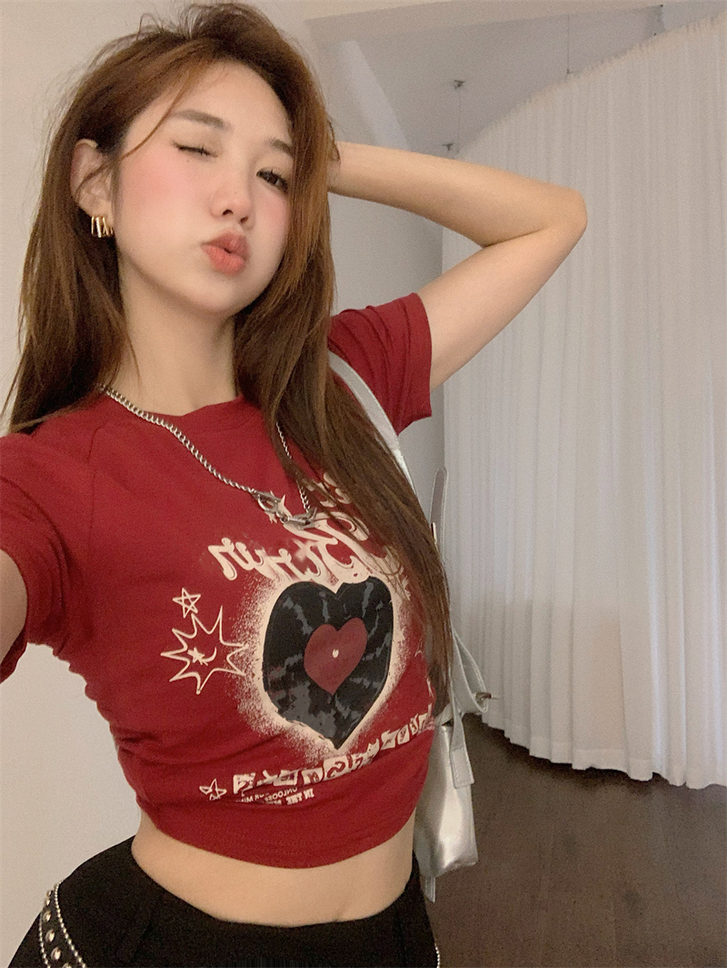 Y2K BLACK GUM PRINT CROP TOP