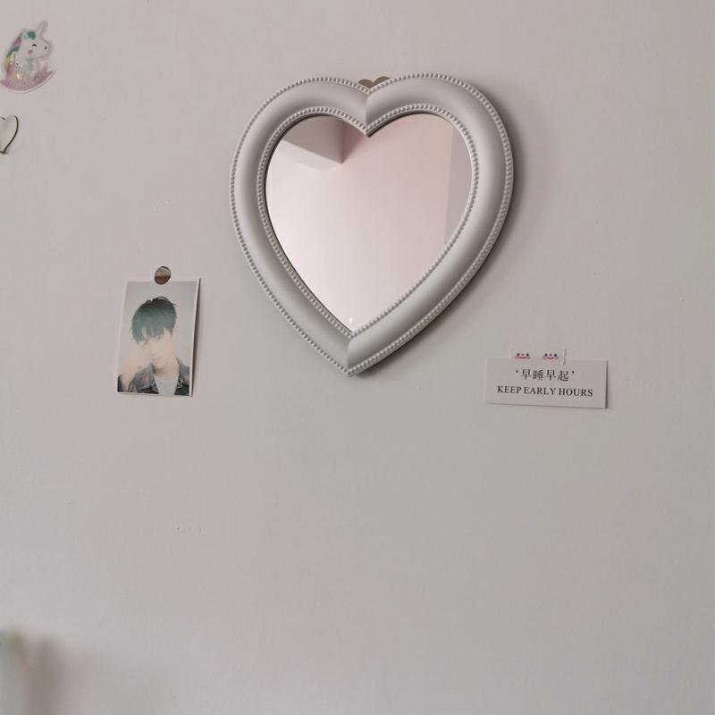 HEART SHAPED MAKEUP MIRROR