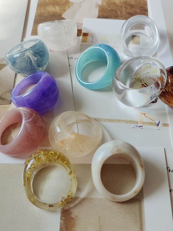 Elegant Geometric Resin Rings in Nine Captivating Colors