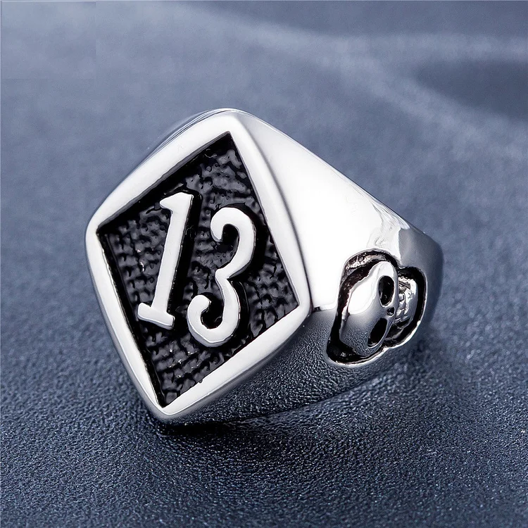 13 Skull Ring