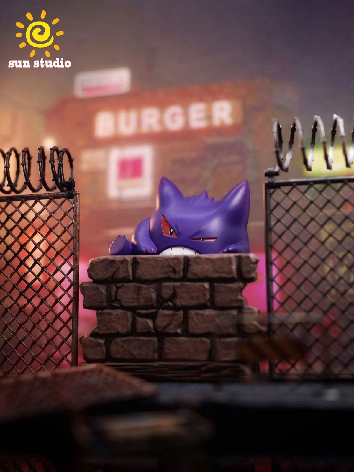 Climbing Wall Gengar - Pokemon Resin Statue - sun Studio [In Stock]