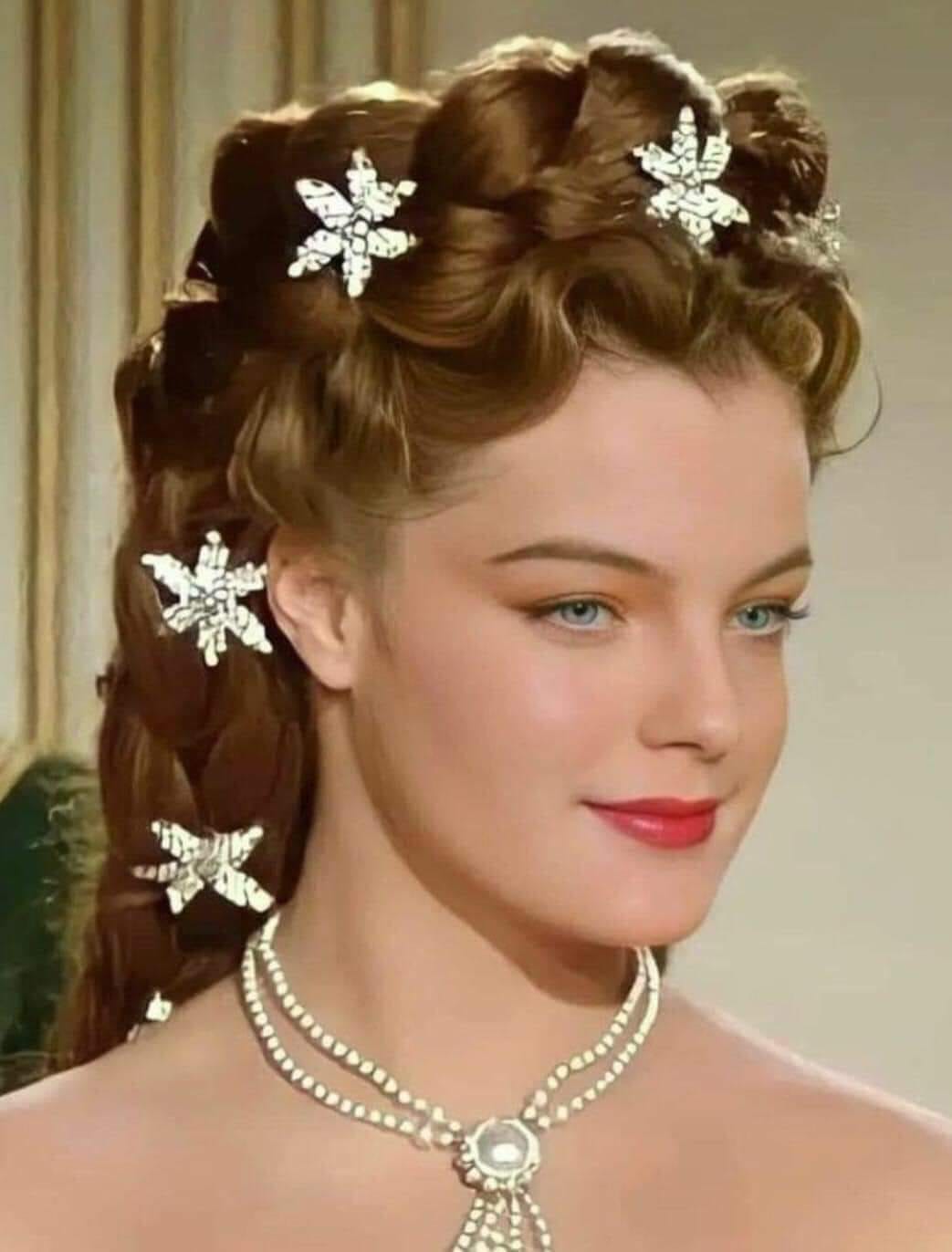 ROMY SCHNEIDER EN SISSI (velvet cloth) AB drill full round/square ...