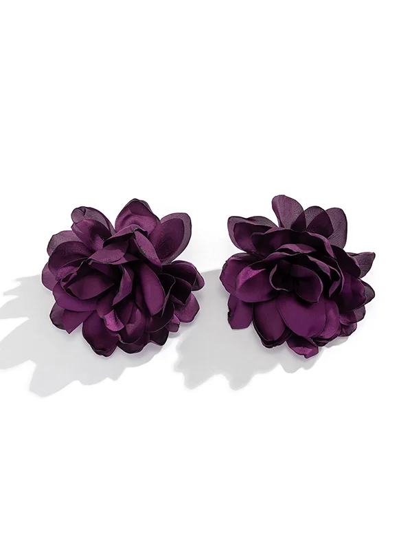 Floral Elegance: Three-Dimensional Solid Color Flower Drop Earrings