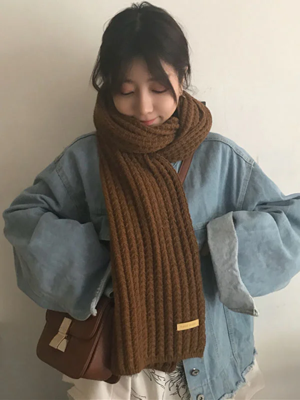 Elegantly Knitted Solid-Colored Scarf for Timeless Style and Warmth