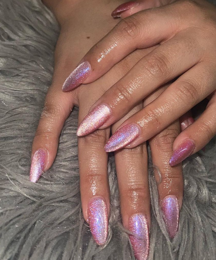 Embrace Subtle Sophistication With Light Pink Cat Eye Nail Designs