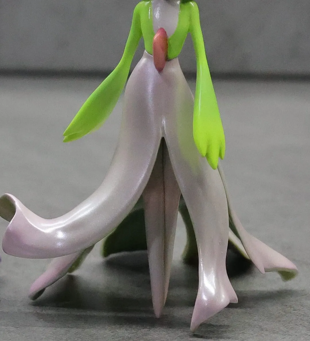 1/20 Scale World Zukan Gardevoir - Pokemon Resin Statue - Jiang Studios