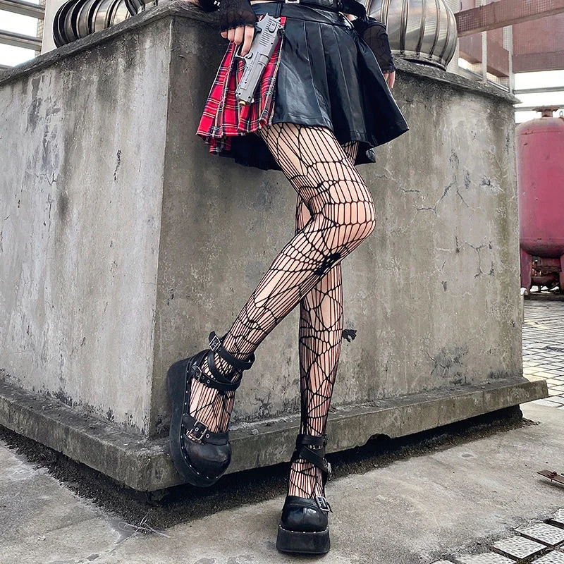 SKULL PLAID FISHNET STOCKINGS