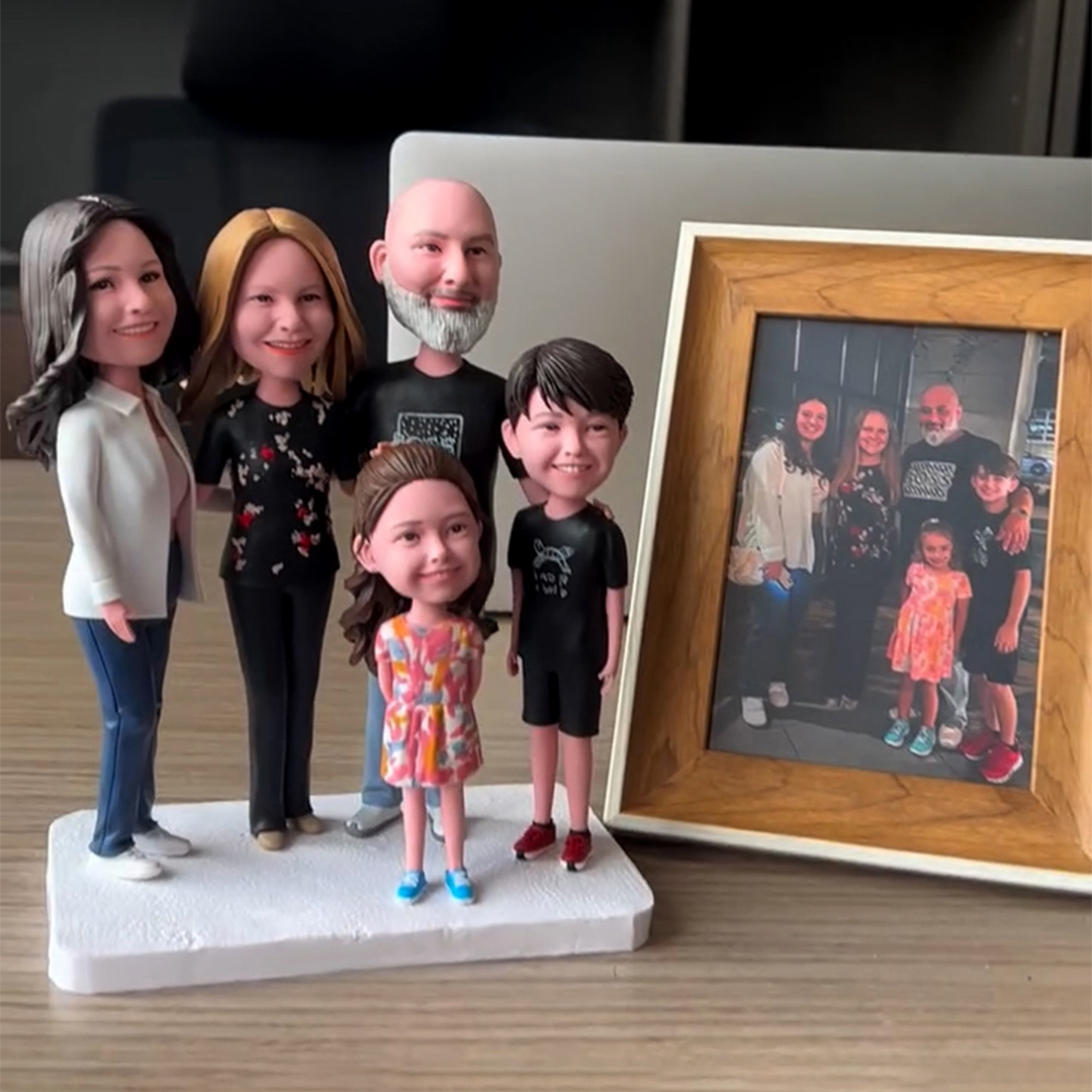 My Family Fully Customizable 5 Person Custom Bobblehead