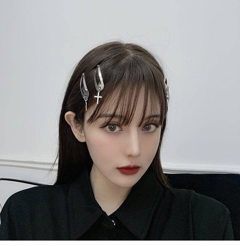 HEART CROSS HAIR CLIP SET (4 PCS)