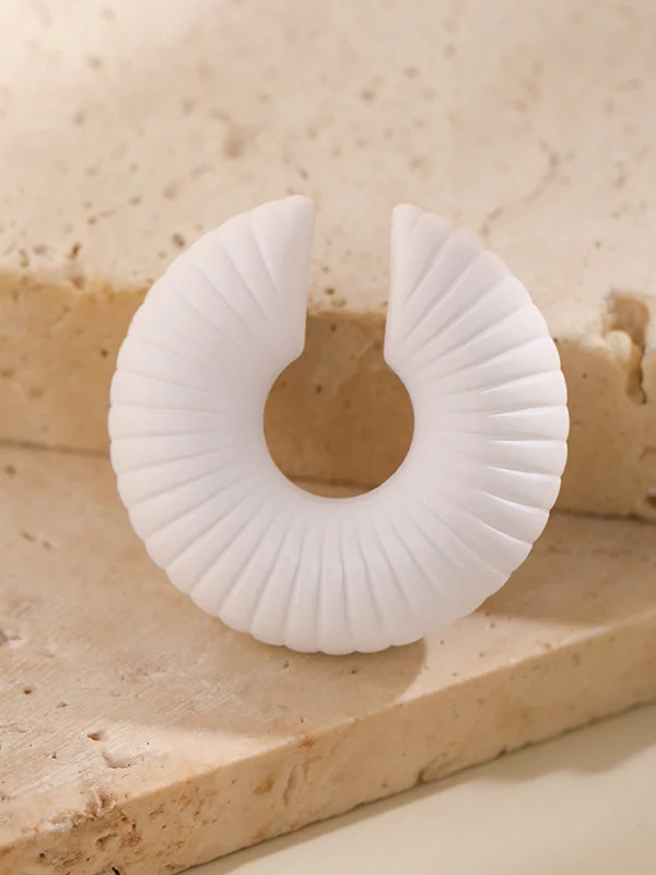 Symmetric Sophistication: Geometric Solid Color Ear Clips - Accessories