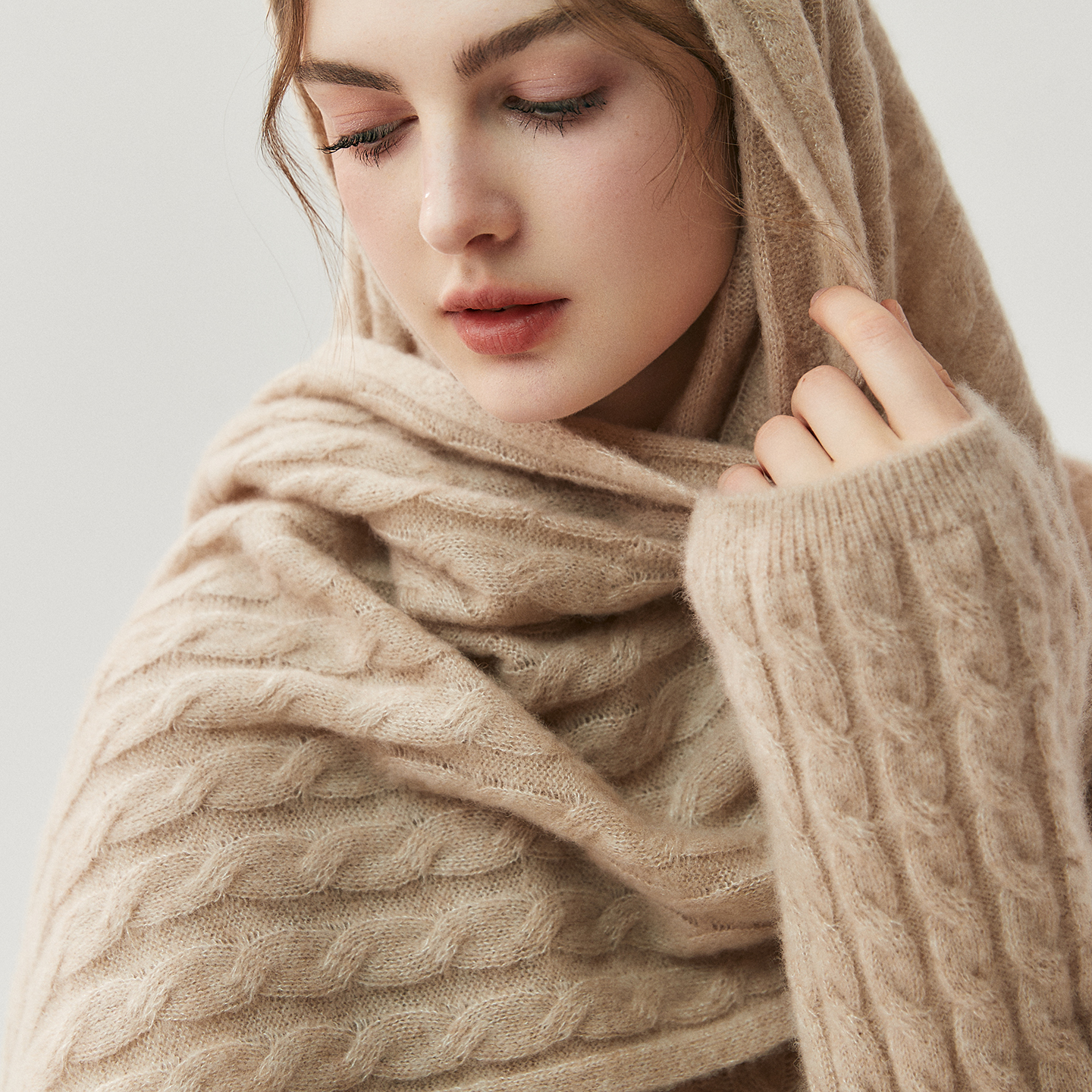 Classic Cable Knit Cashmere Scarf for Women R