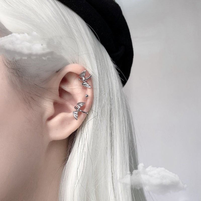 PUNK BAT EAR CUFF