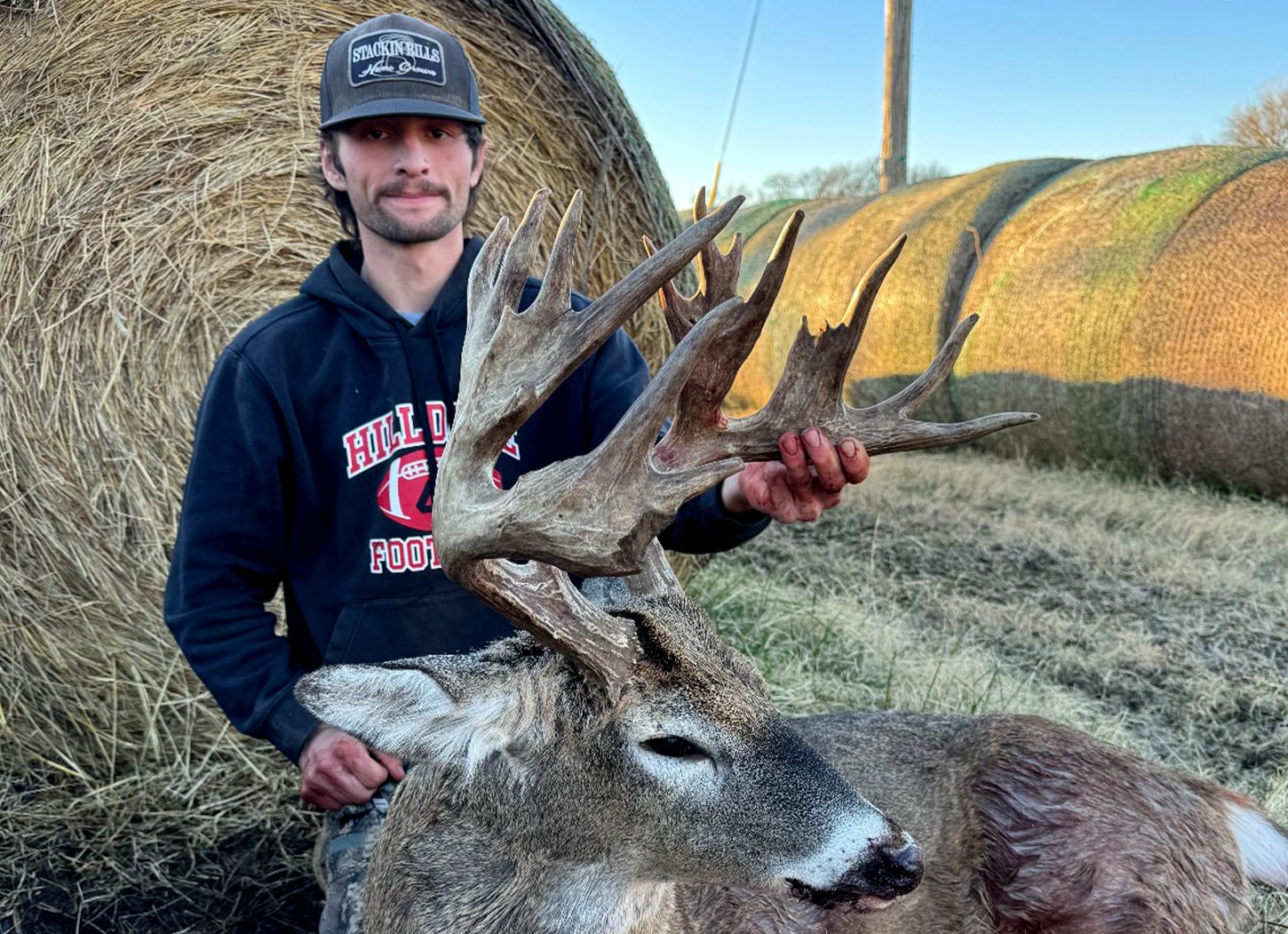 Bowhunter Makes Redemption Shot on Palmated Buck After Missing in ...