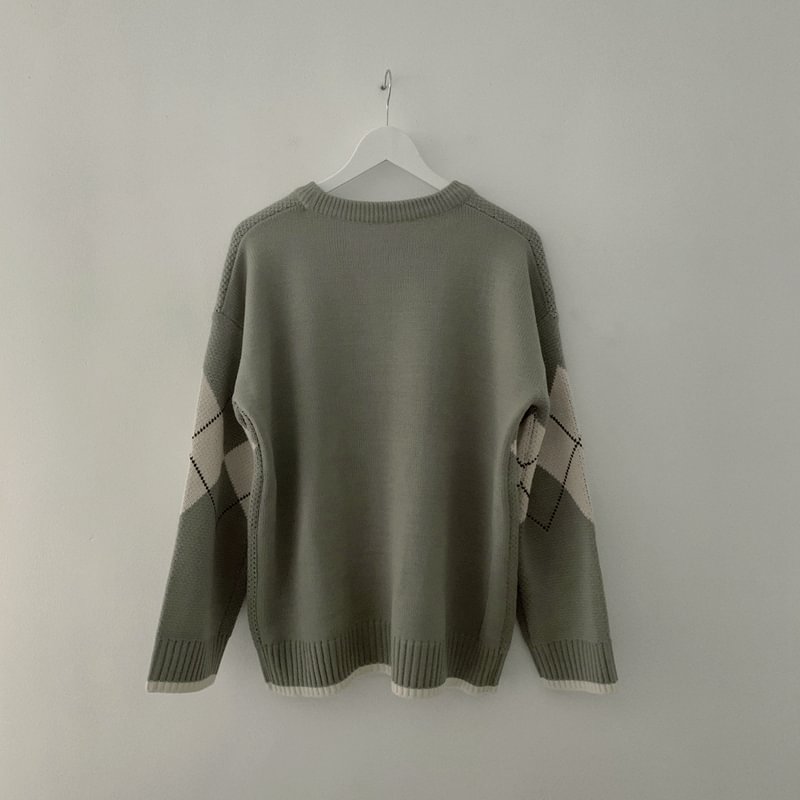 CONTRASTING DIAMOND KNIT PULLOVER SWEATER