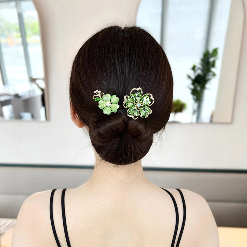 Four Leaf Clover Hair Disk KERENTILA