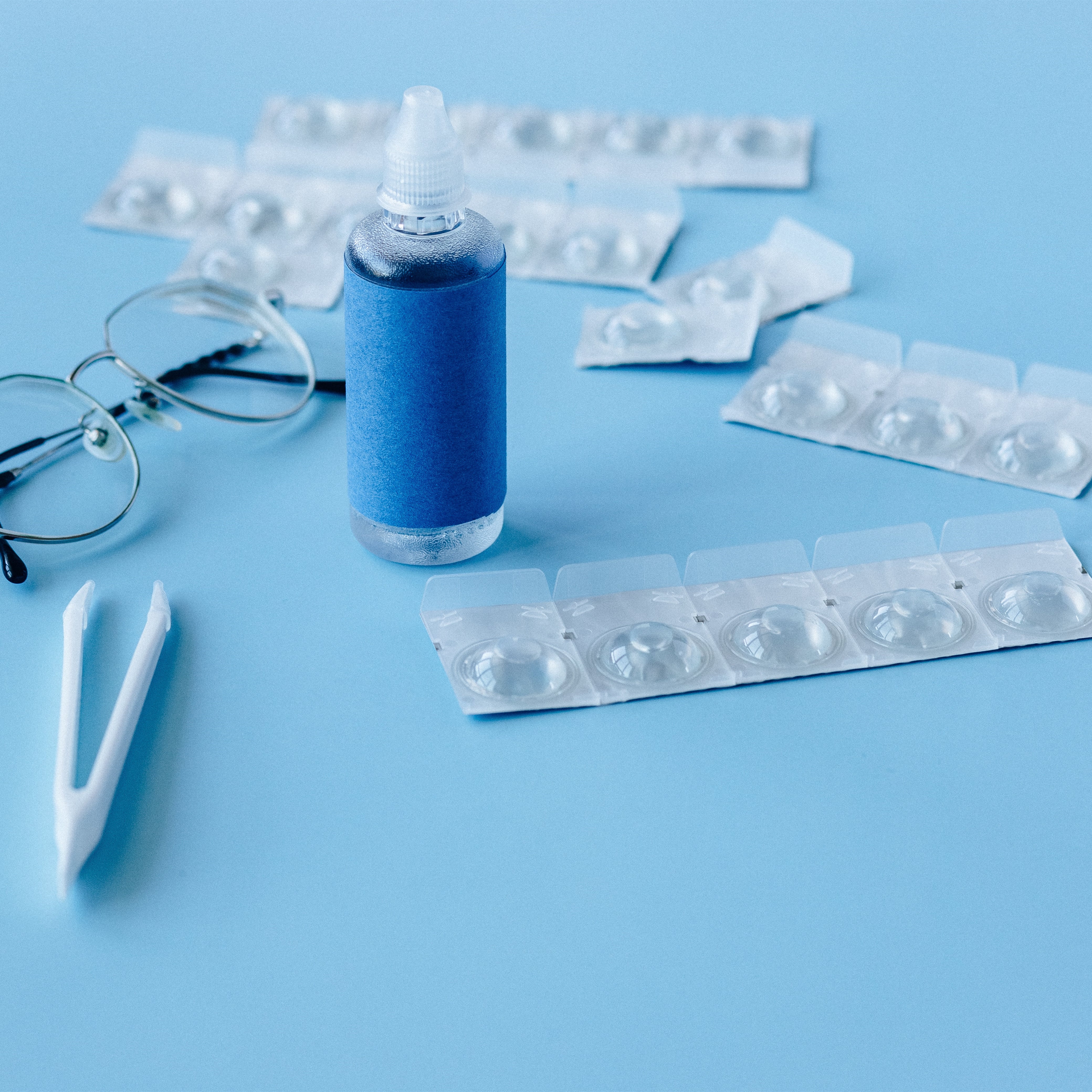 Benefits of Blue Light Blocking Contact Lenses