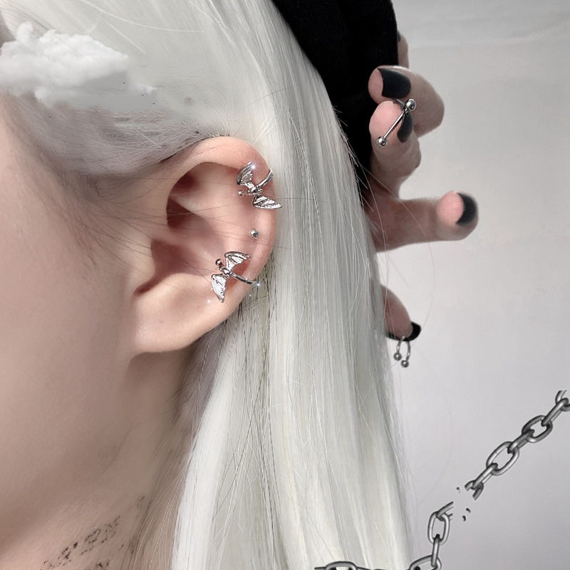PUNK BAT EAR CUFF