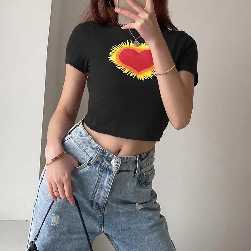 FEATURED HEART PRINT CROP TOP
